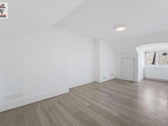 4 bed flat for sale