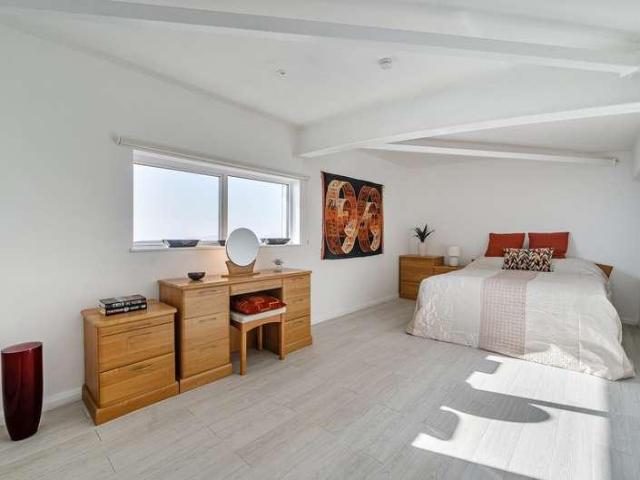 4 bed flat for sale