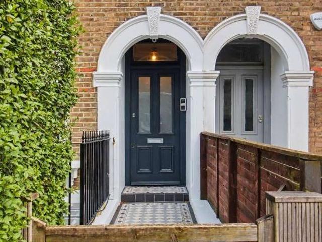 4 bed flat for sale