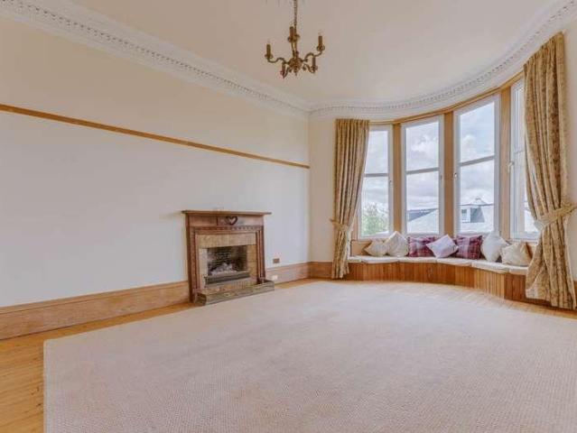 4 bed flat for sale