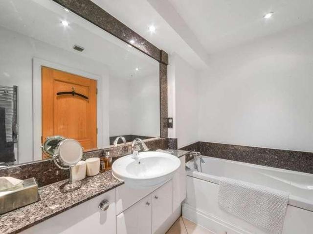 4 bed flat for sale