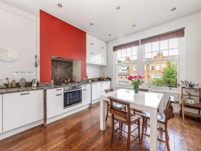 4 bed flat for sale