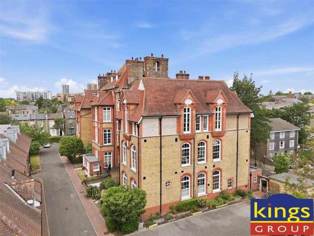 4 bed flat for sale