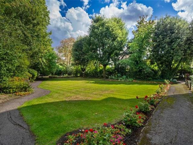 4 bed flat for sale