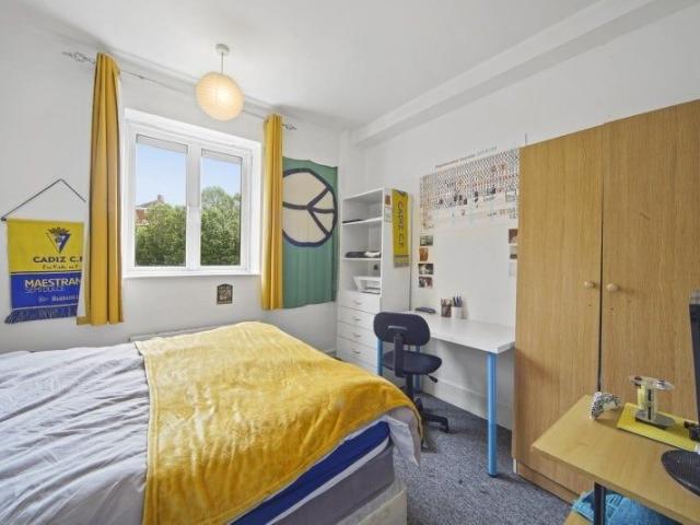 4 Bed Flat, Godwin Court, NW1