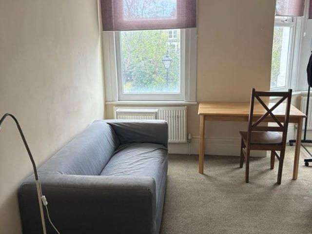4 Bed Flat, Helix Gardens, SW2