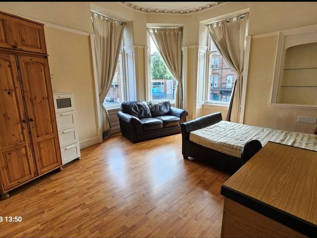 4 Bed Flat, Herschell Street, G13