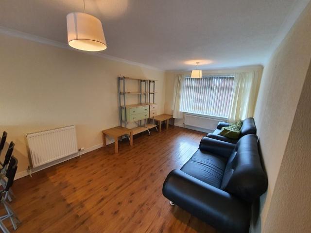 4 Bed Flat, Hmo Licenced St. Mungo Avenue, G4