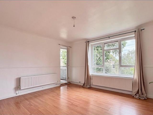 4 Bed Flat, Kyverdale Road, N16