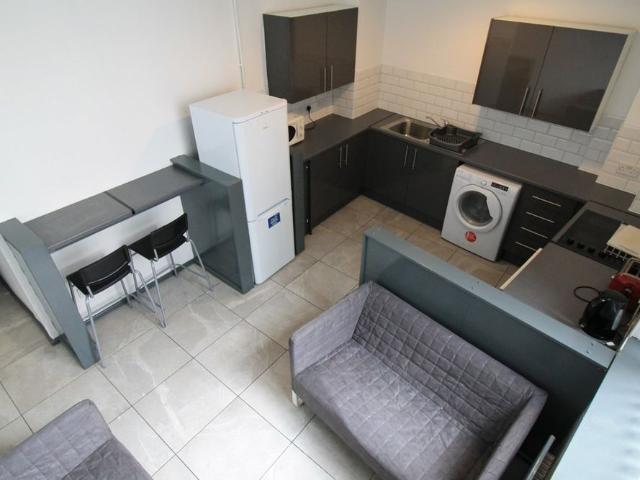 4 Bed Flat, Ranelagh Street, L1