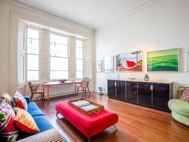 4 Bed Flat, St. Georges Drive, SW1V