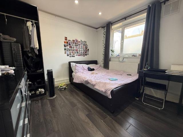 4 Bed Flat, Stothard House, E1