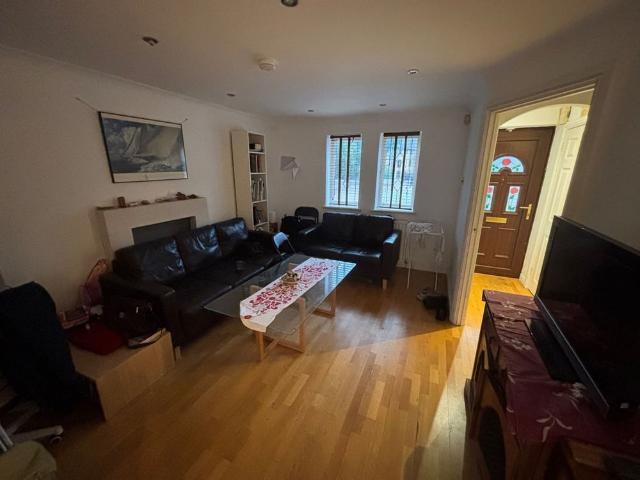 4 Bed Flat, Spirit Quay, E1W