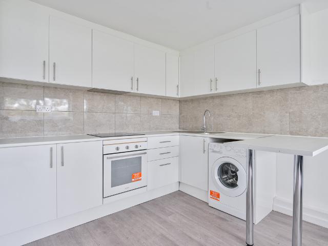 4 bed Flat To Let