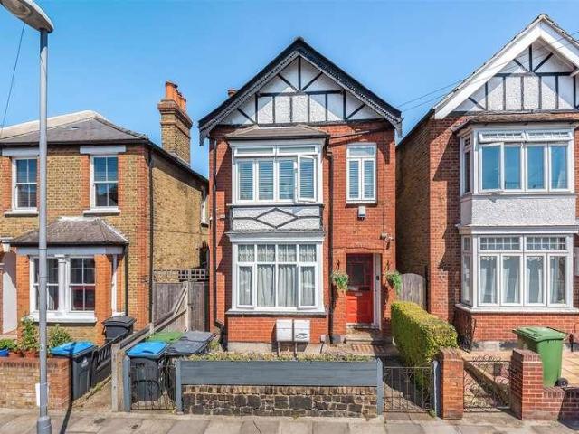 4 bed flat to rent