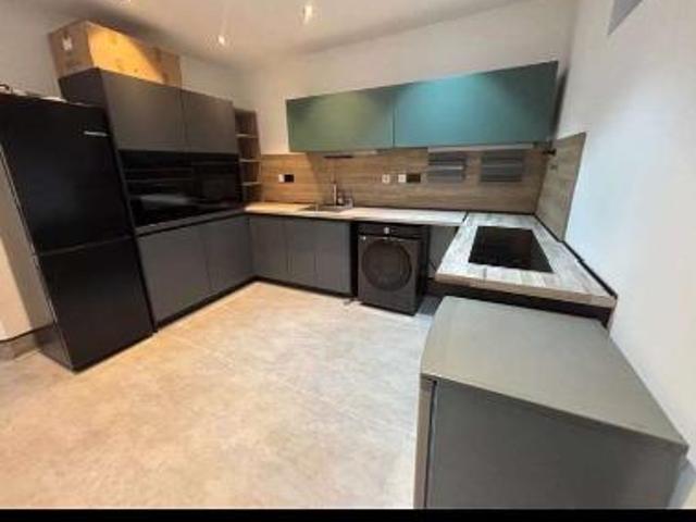 4 bed flat to rent