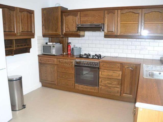 4 bed flat to rent