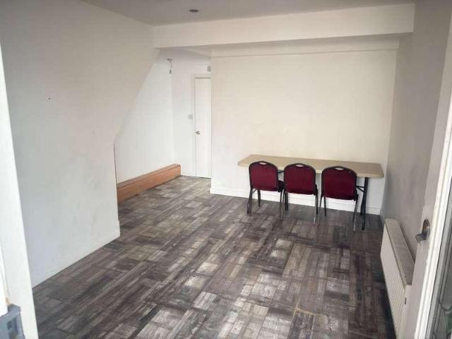 4 bed flat to rent