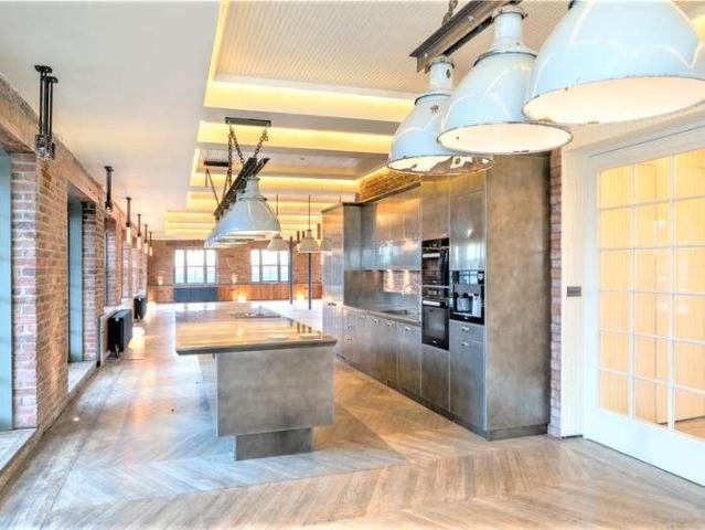 4 bed flat to rent