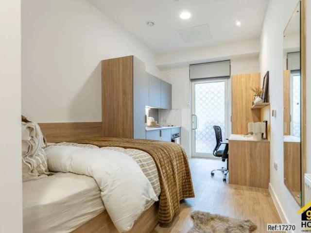 4 bed flat to rent