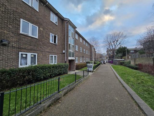 4 bed flat to rent Near Queen Mary University