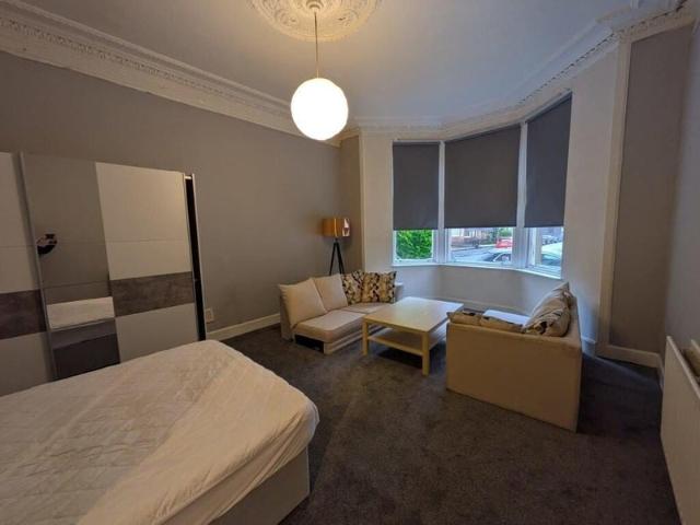 4 Bed Flat, West Princes Street, G4