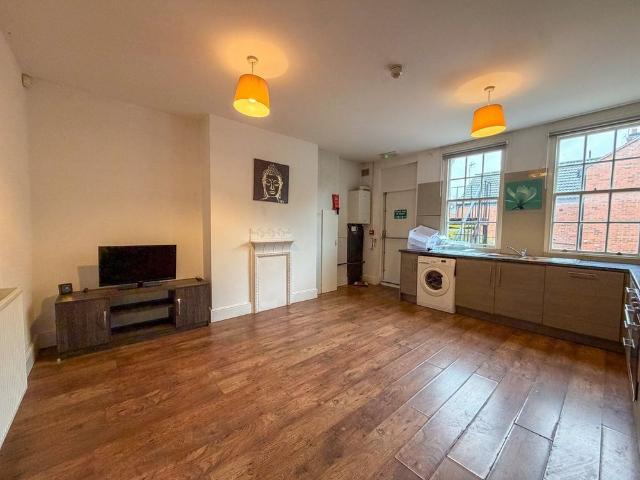 4 Bed Flat, Westcotes Drive, LE3