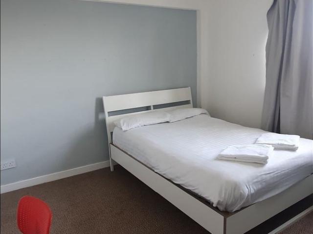 4 Bed Flat, Westfield Court, EH11