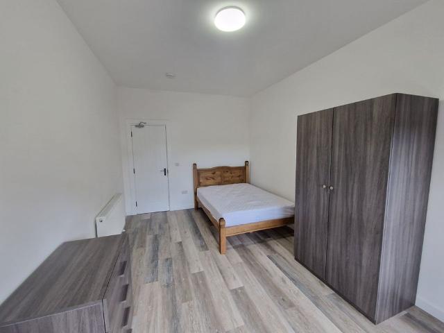 4 Bed Flat, Westmuir Street, G31