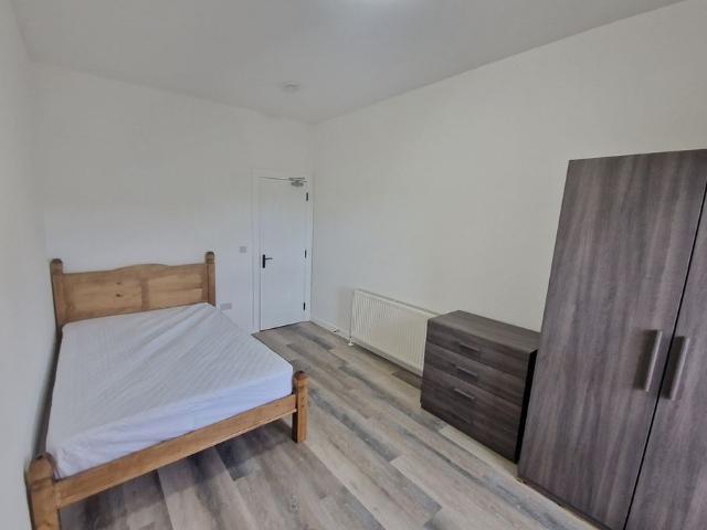 4 Bed Flat, Westmuir Street, G31