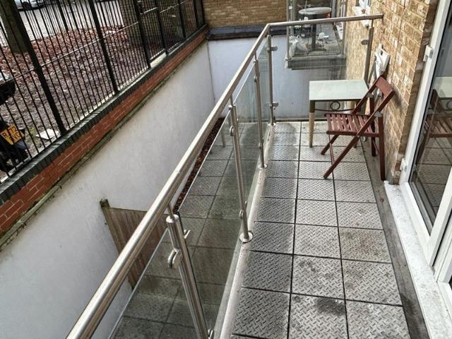 4 Bed Flat With Balcony & Patio Near Limehouse DLR