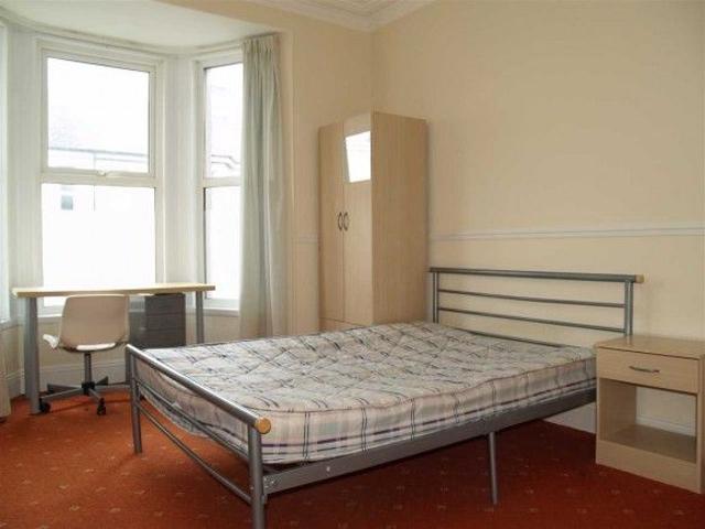 4 Bed Furzehill Road, Plymouth