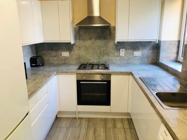 4 Bed Ground Floor Flat with Private Garden