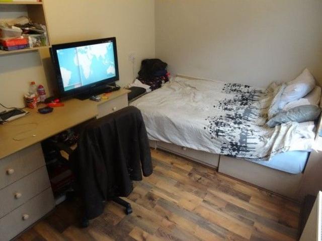 4 Bed Grovewood, Headingley, Ls6