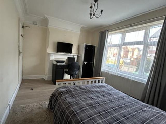 4 bed house