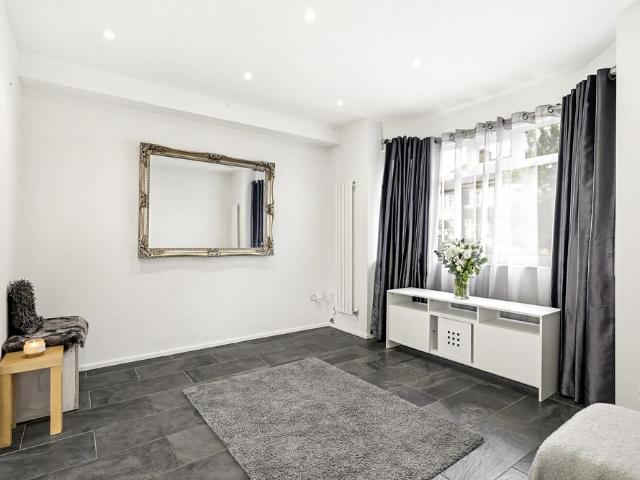 4 bed House To Let