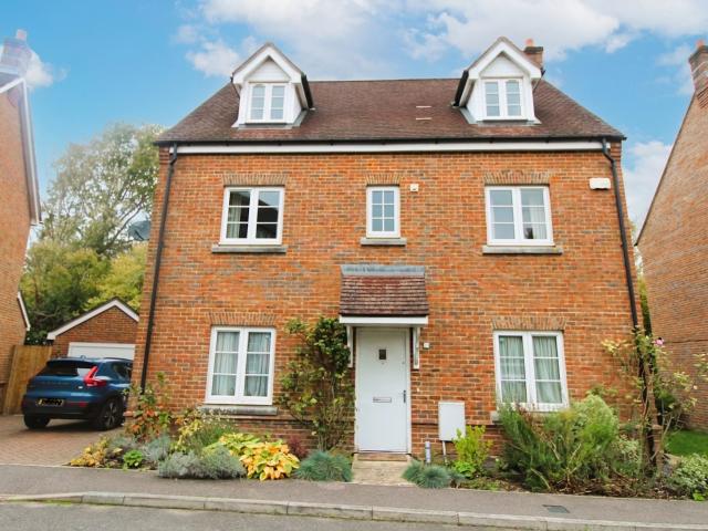 4 Bed House To Let