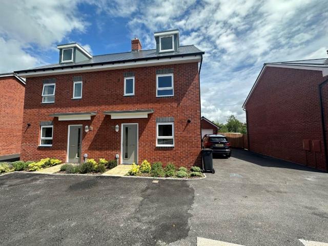 4 bed House To Let