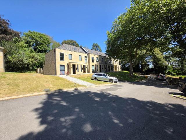 4 bed house to rent in Cliff Oaks, Fawcett Lane, LS12