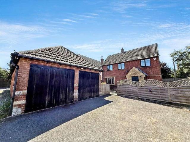 4 bed house to rent