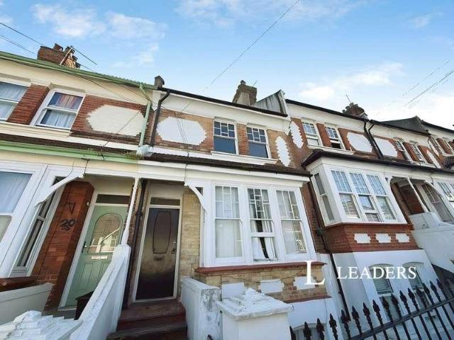 4 bed house to rent