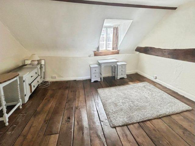4 bed house to rent