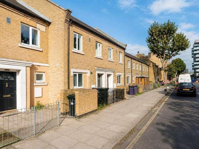 4 bed house to rent