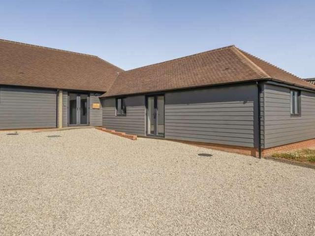 4 bed house to rent
