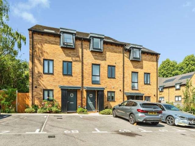 4 bed house to rent
