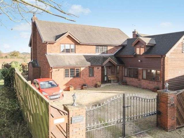4 bed house to rent