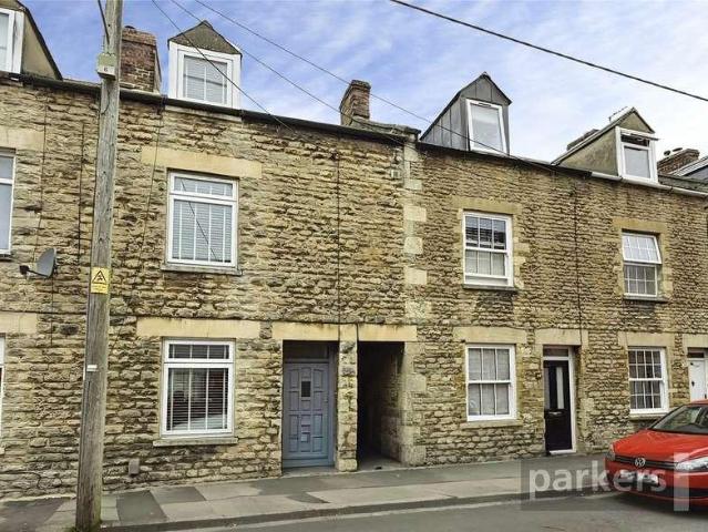 4 bed house to rent