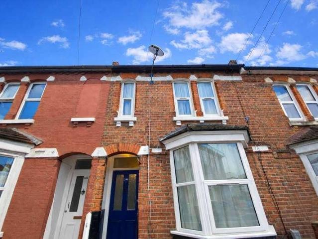 4 bed house to rent