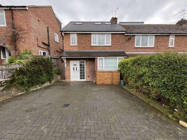 4 bed house to rent