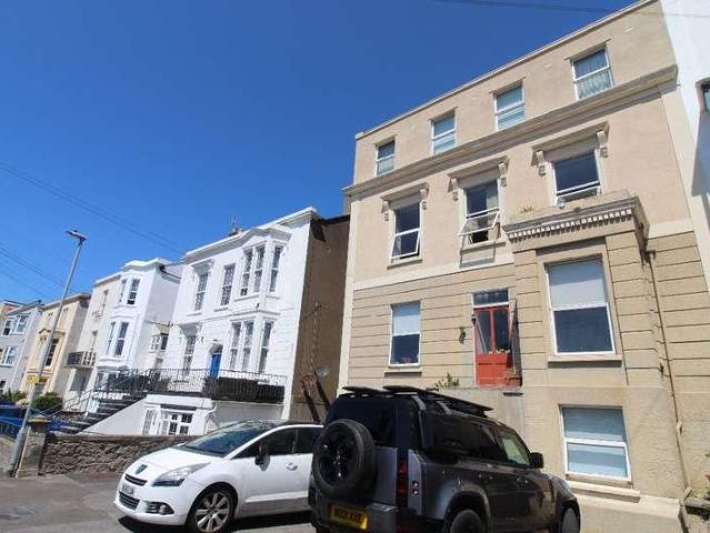 4 bed house to rent